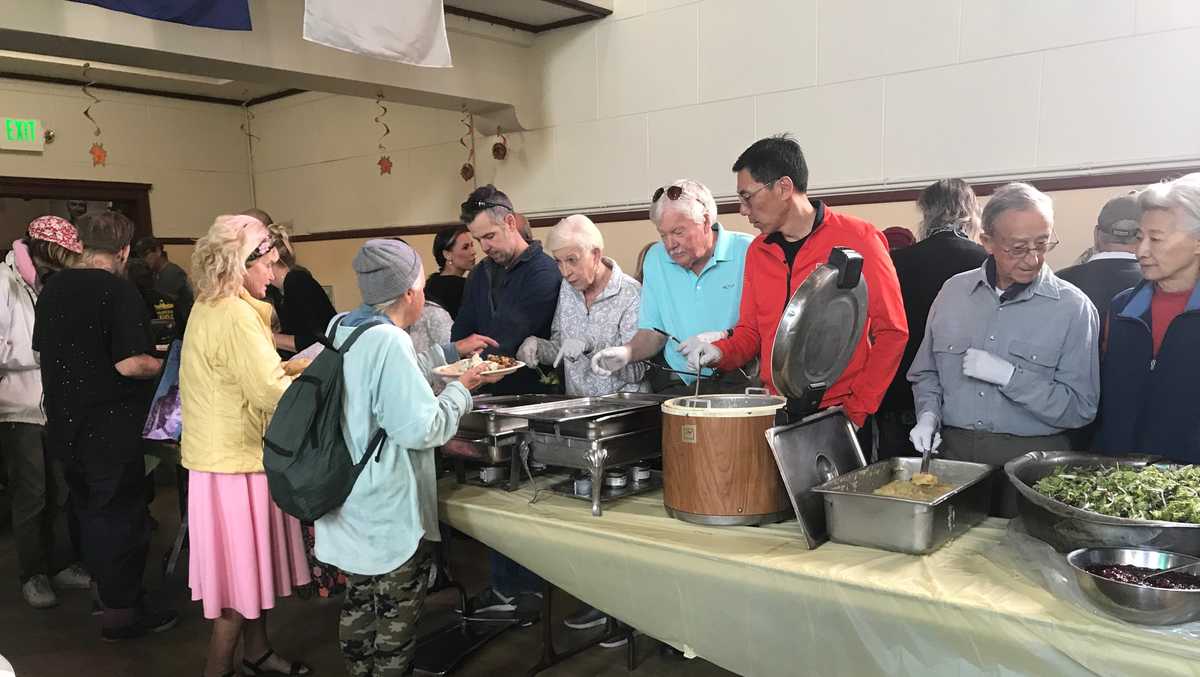 Hundreds Enjoy Thanksgiving Meals At Santa Cruz Veterans Memorial Building