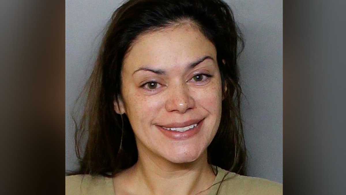 Police: Florida woman left infant home alone on Thanksgiving to go to bar