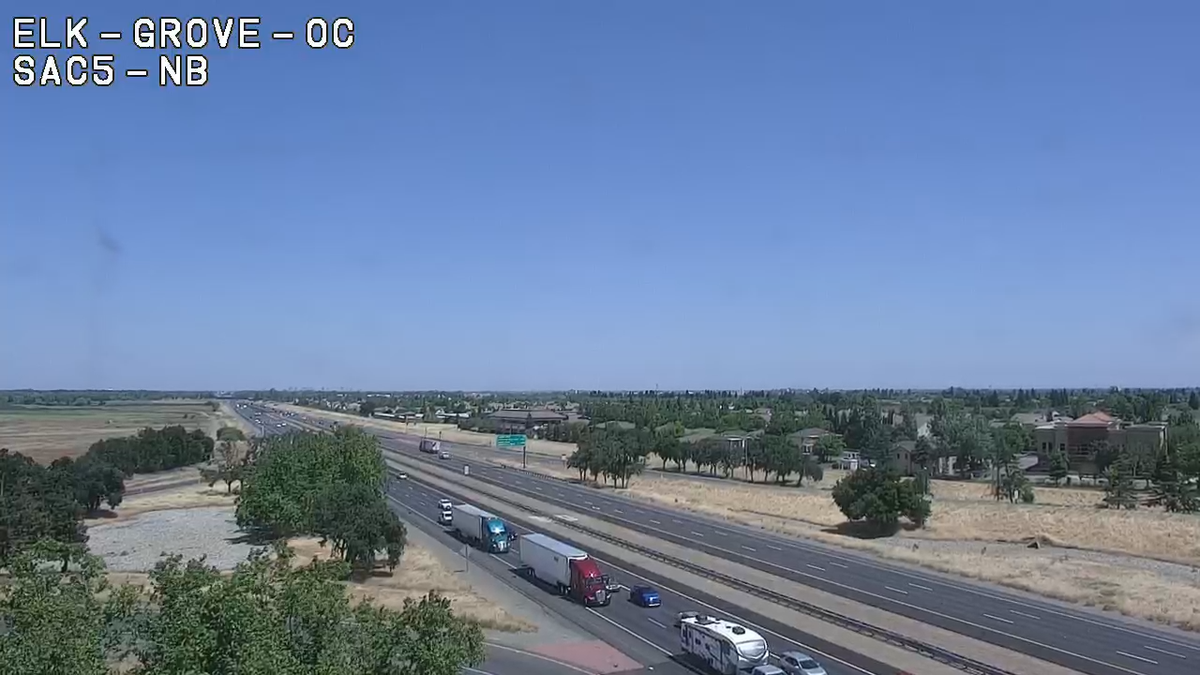 Traffic backing up on I-5 following reported crash near Franklin