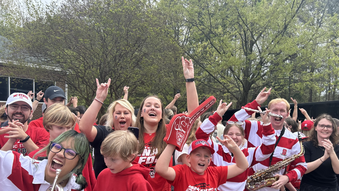 NC State fans send off men’s basketball team ahead of Final Four