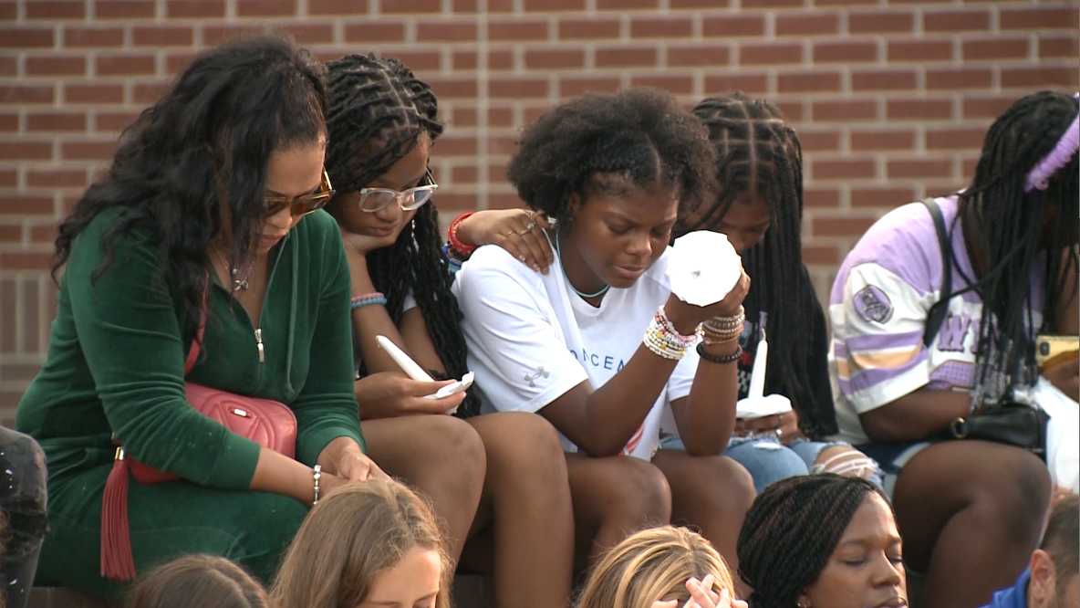 Vigil held for teens killed in Madison County crash