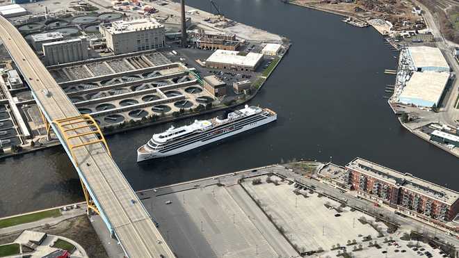 First cruise ship of the season arrives at Port Milwaukee
