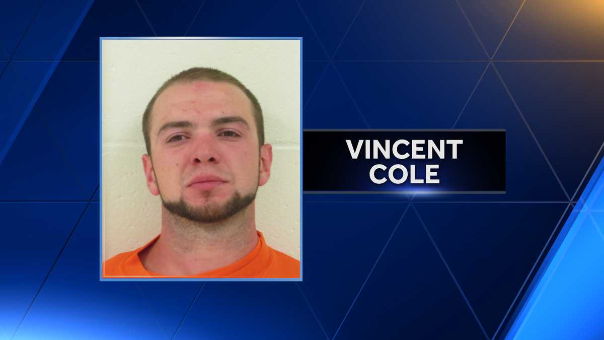 Man uses child as shield from deputies after chase, officials say