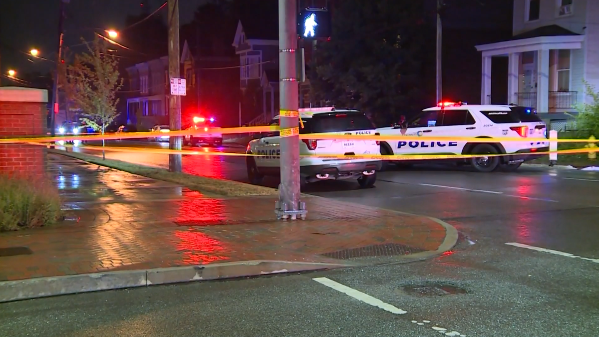 'Let's just put that gun down': After another violent weekend ...