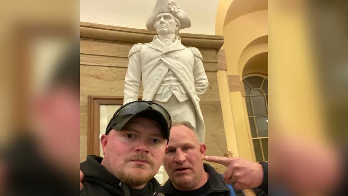 US police weigh officer discipline after DC rally, Capitol riots