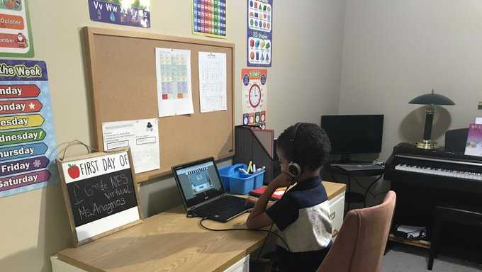 Howard County parents, students cope with first day of virtual learning