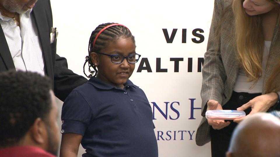 10,000th free pair of glasses handed out by Vision for Baltimore