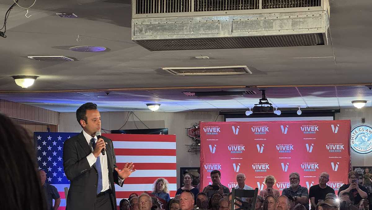 Vivek Ramaswamy hosts town hall on Cincinnati safety; counter-rally ...