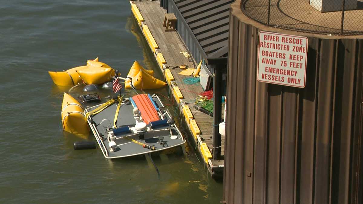 Old Pittsburgh River Rescue boat sinks in Allegheny River