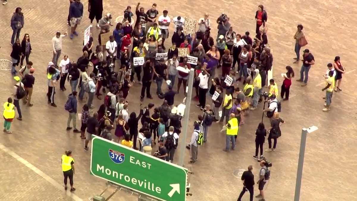 Protesters halt traffic with 'circle of love' for Antwon Rose in fifth ...