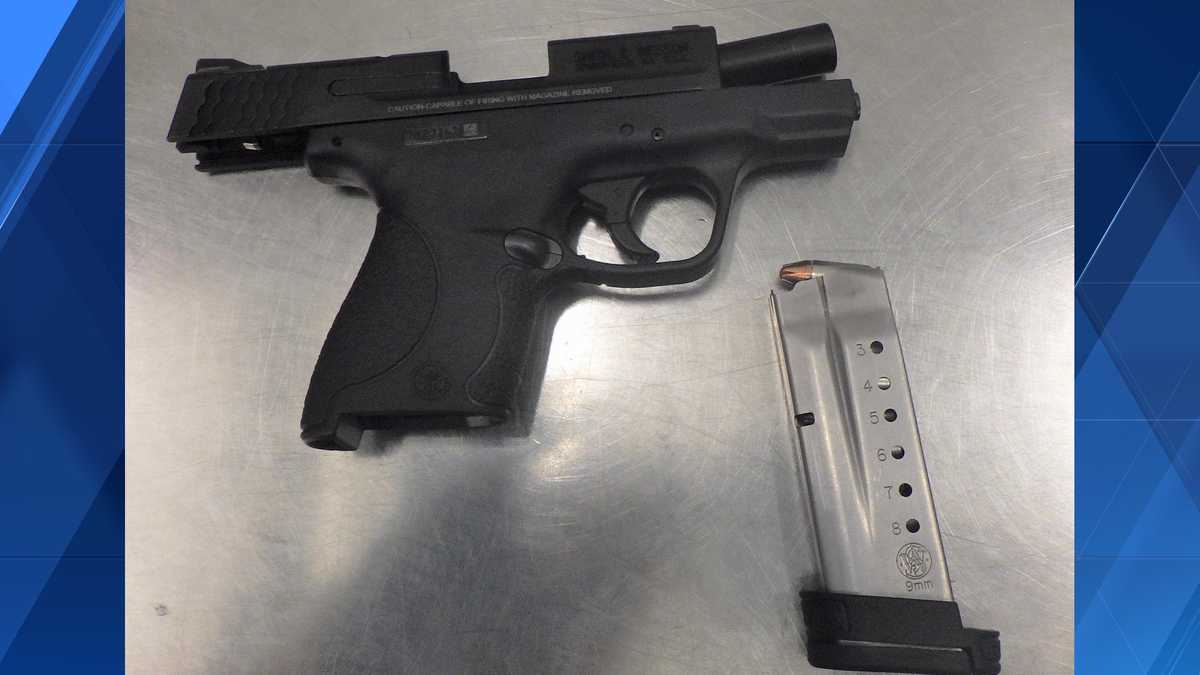 Gun at Pittsburgh airport security checkpoint