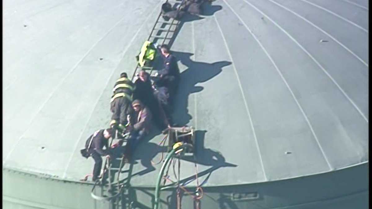 Father dead, son rescued after fall into water tank