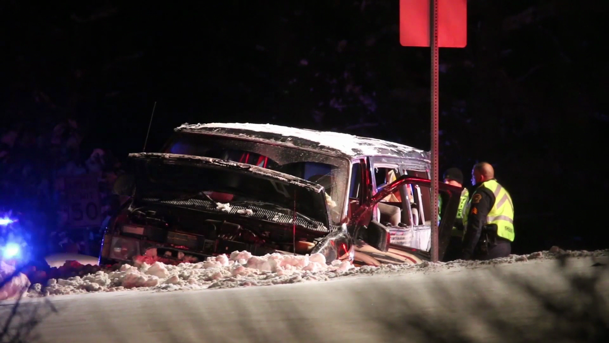 15 injured in crash involving van, box truck on Cape Cod