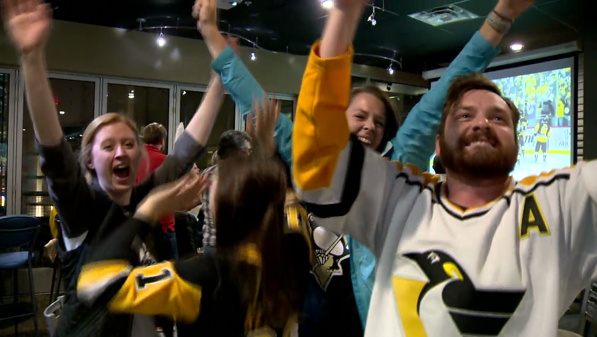 Penguins fans celebrate as team heads to Stanley Cup Final for second ...