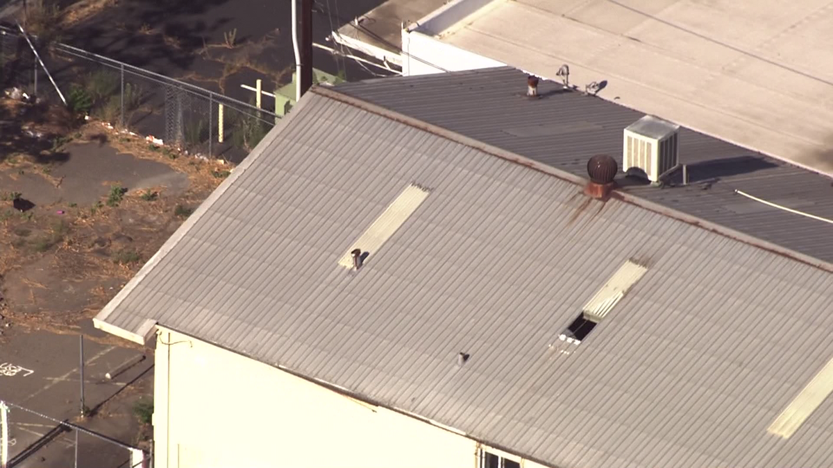 Man rescued 4 days after falling through roof of Sacramento business