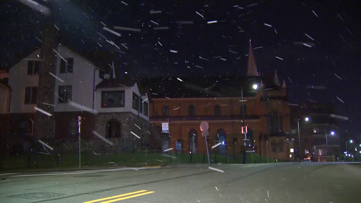 Spring snowflakes! Light snow falling in Pittsburgh on Friday morning