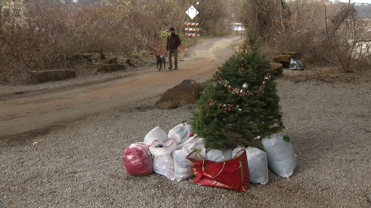 Secret Santa holiday tradition grows in Pittsburgh