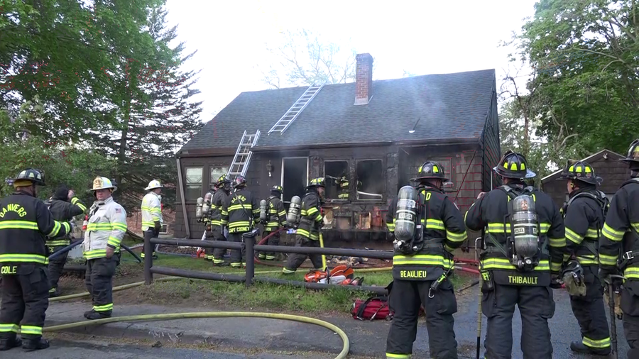 Family escapes Danvers house fire