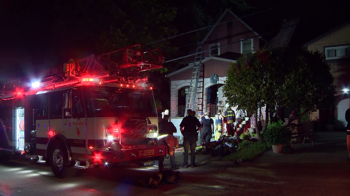 Fire breaks out inside home in White Oak