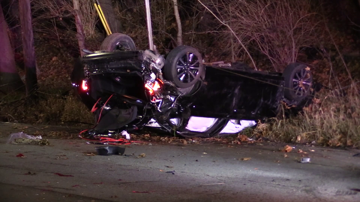 Man rushed to the hospital following crash in New Castle