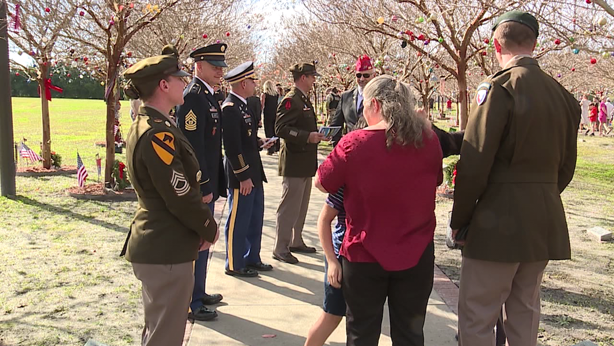 Honoring the fallen: 15th annual Wreaths for Warriors Walk held at Fort ...