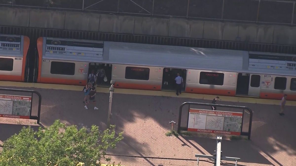 Orange Line shutdown meeting held for residents in Boston's Chinatown