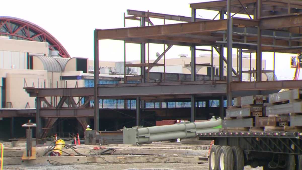 Pittsburgh International Airport terminal work emerging