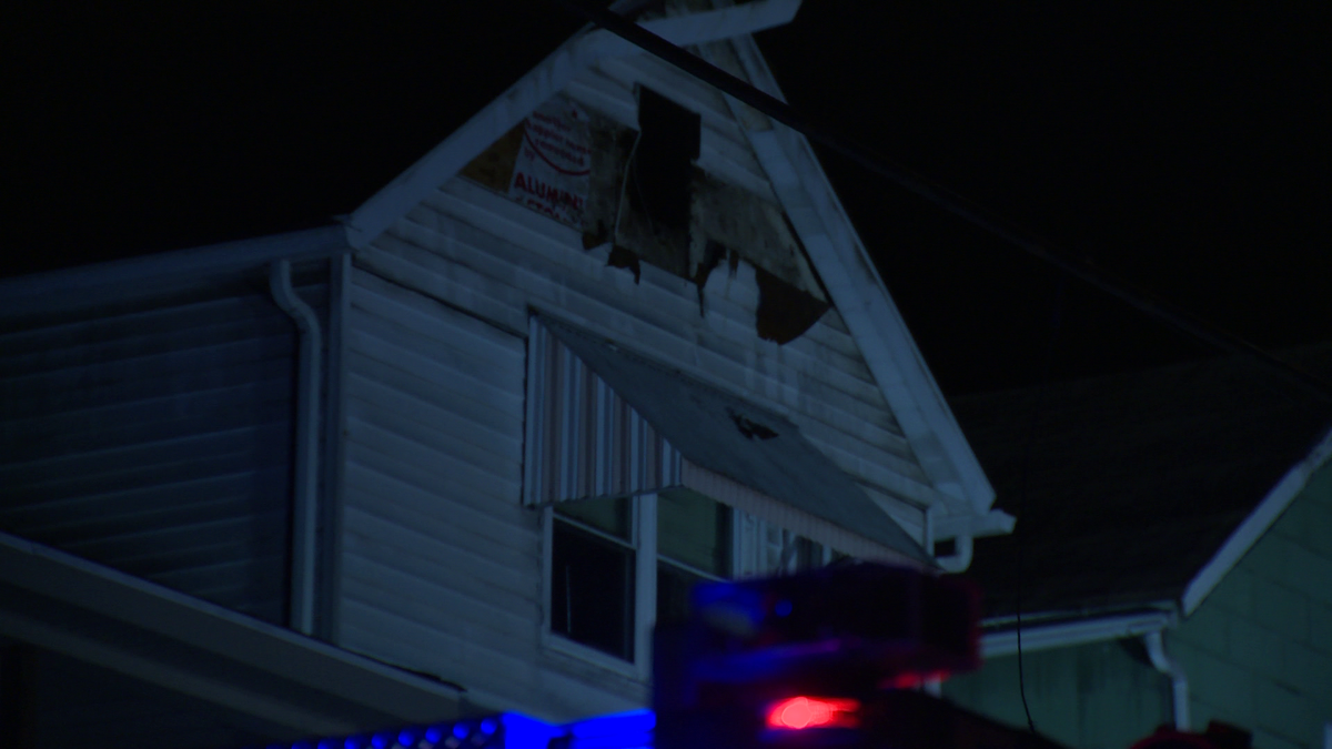 Neighbor alerts man to fire inside his home in Charleroi