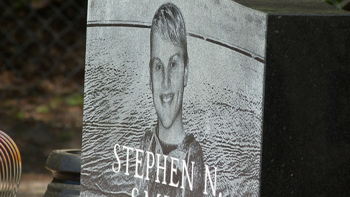 Attorneys: Stephen Smith's body exhumed, second autopsy conducted Attorneys: Stephen Smith's body exhumed, second autopsy conducted