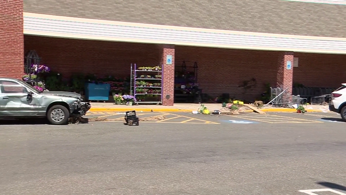 2 hospitalized after being hit by car in Mass. supermarket parking lot