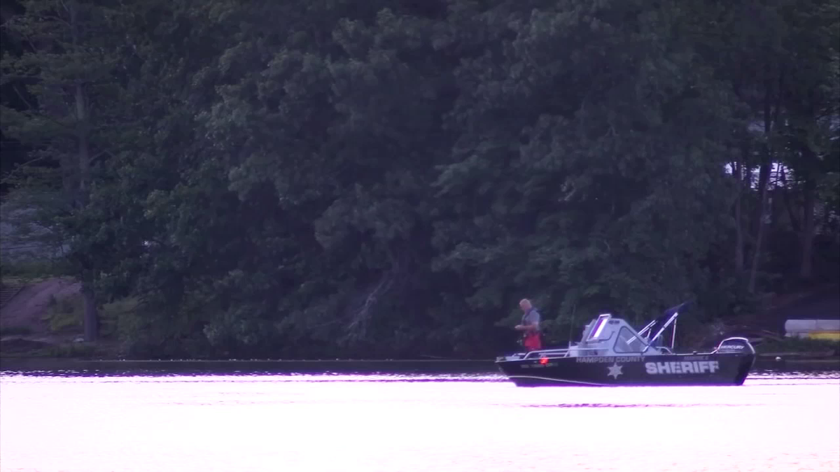 Young man missing after canoe capsizes in Hampton Ponds State Park in ...