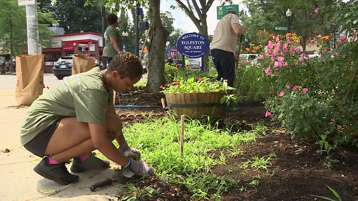 Volunteers clean Boston ahead of NAACP National Convention