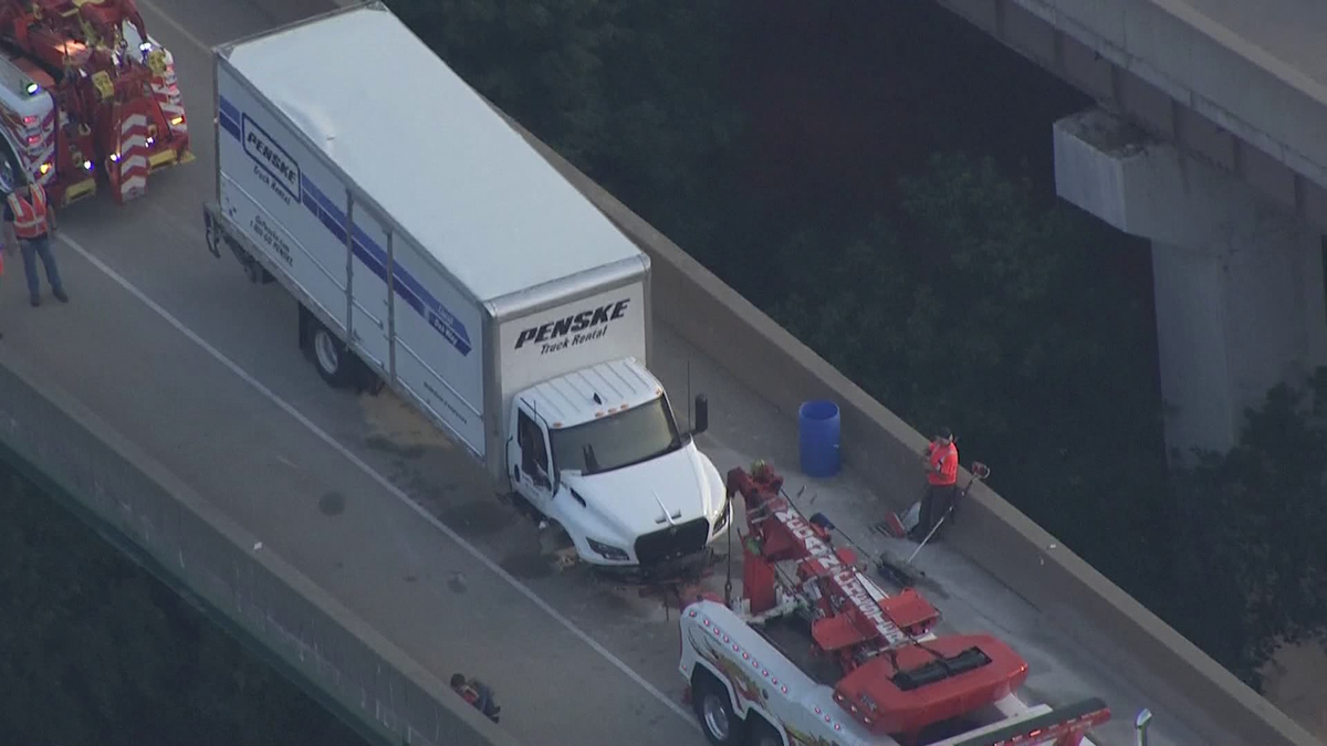 Crash on Parkway West busway ramp
