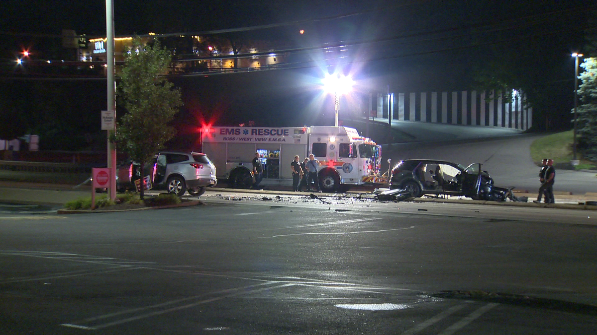 Two people pulled from wreckage of crash in Ross Township