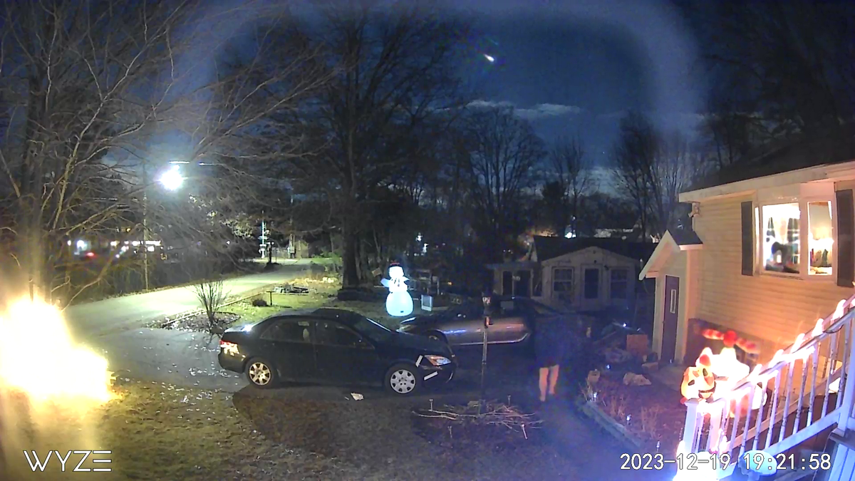 Santa drive-by or meteor? Bright light spotted over Wilmington