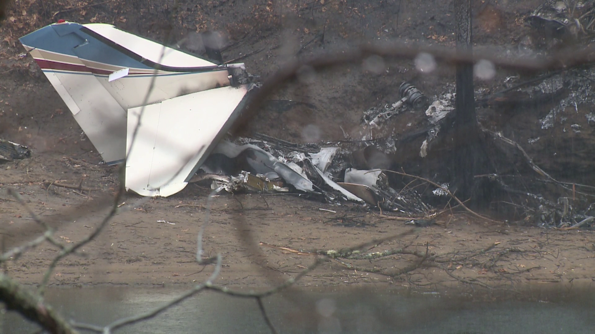 NTSB: Engine failure caused small plane to crash near NH airport