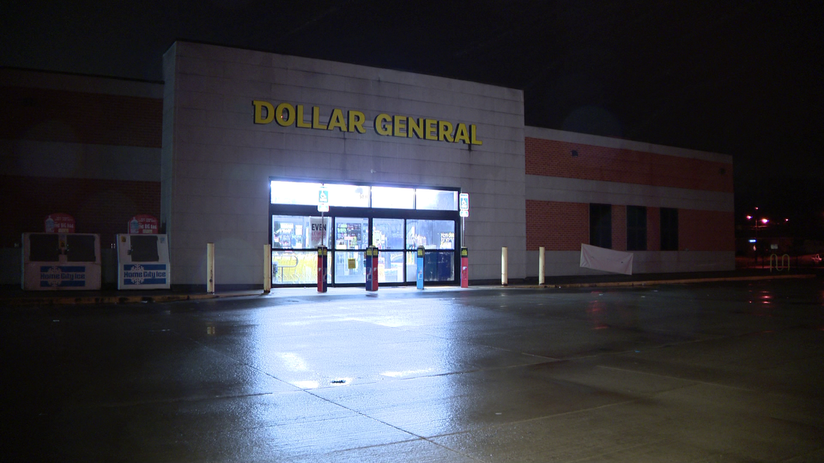 Police investigate armed robbery at Dollar General in Pittsburgh