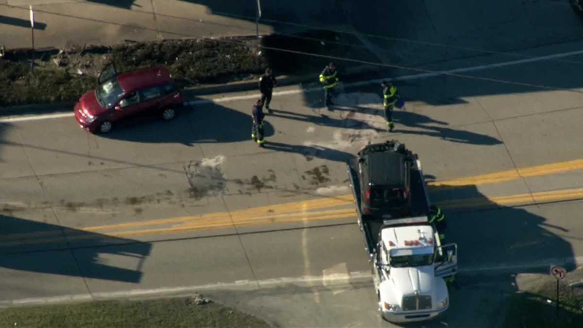 2 injured in Rostraver crash