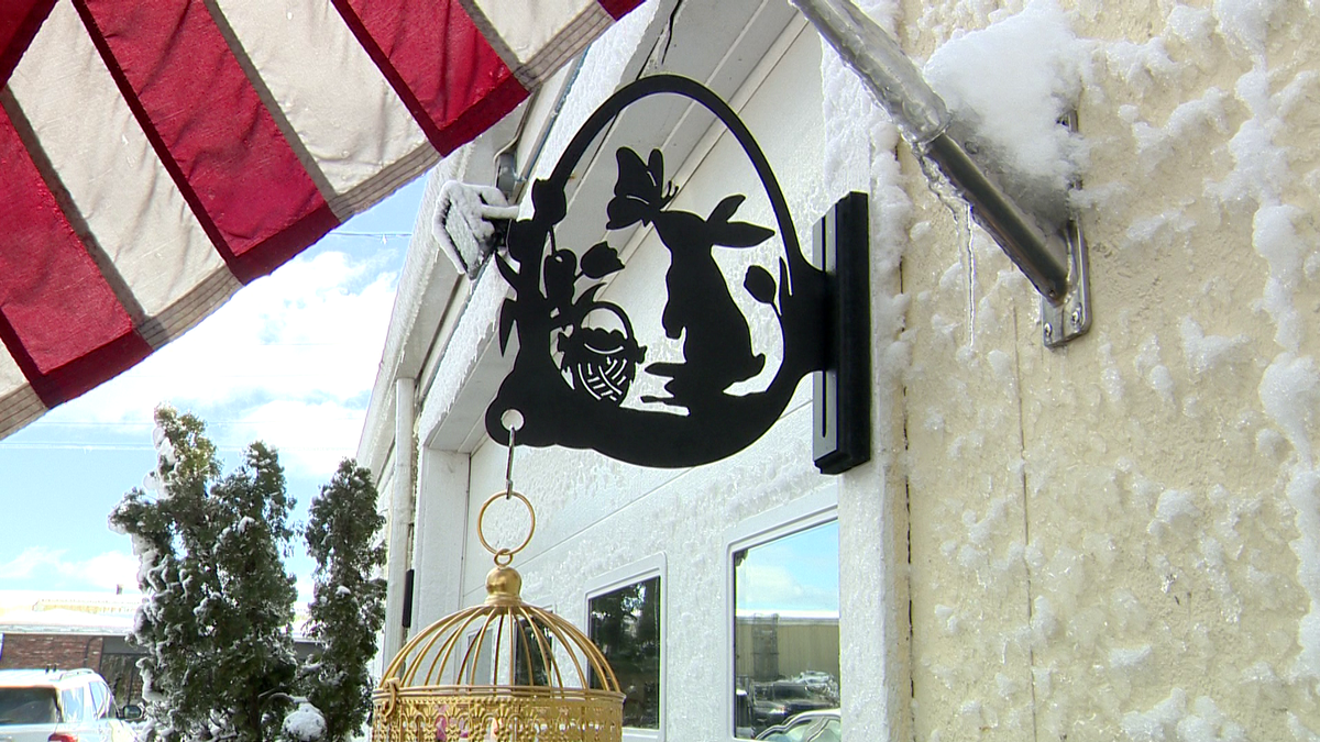 Cape Cod's Harrington Hangers beautifying homes all over country