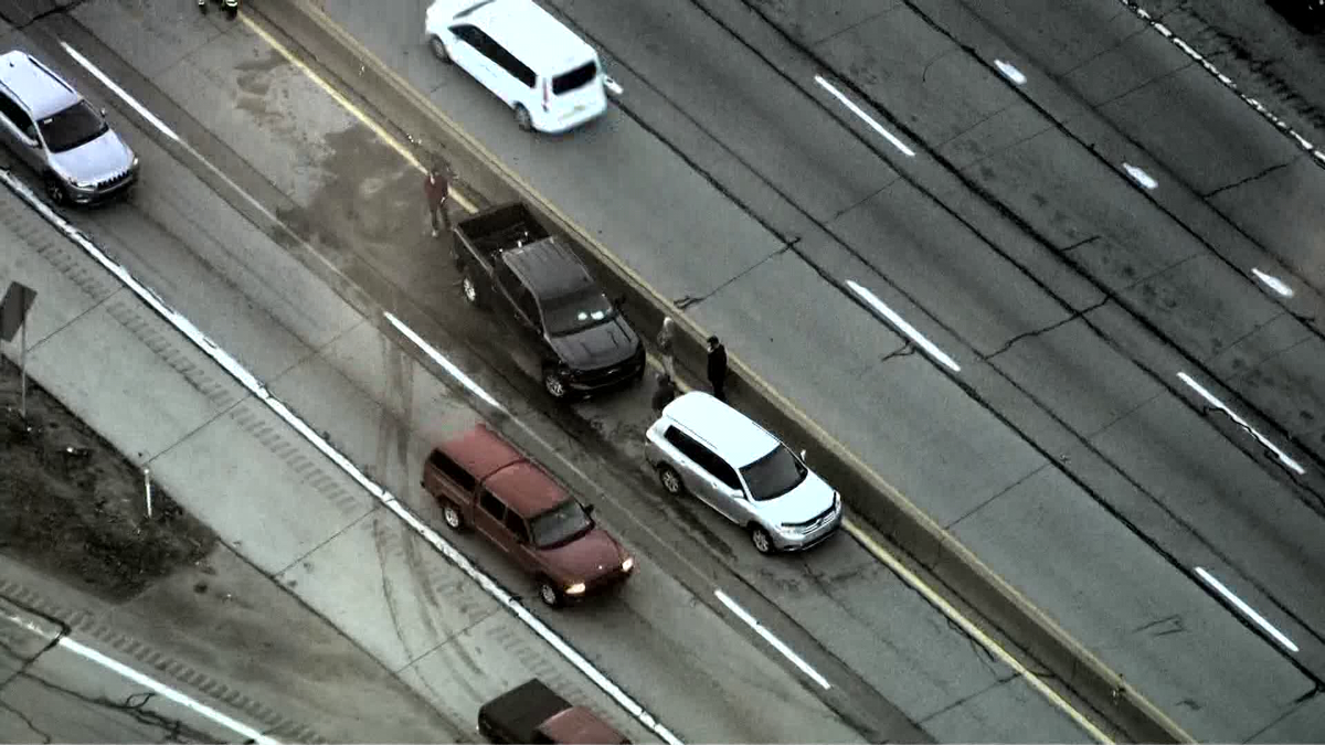 Crash slows down traffic on the inbound Parkway East Crash slows down traffic on the inbound Parkway East
