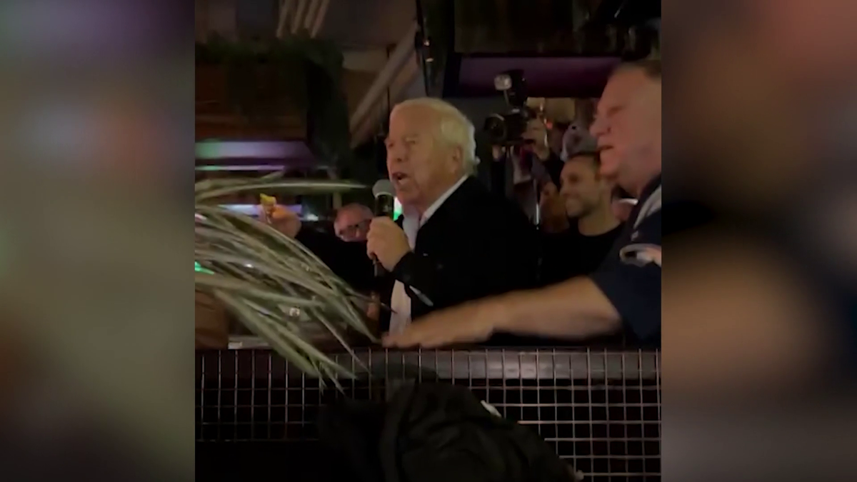 New England Patriots Owner Robert Kraft gets royal treatment by Pats ...