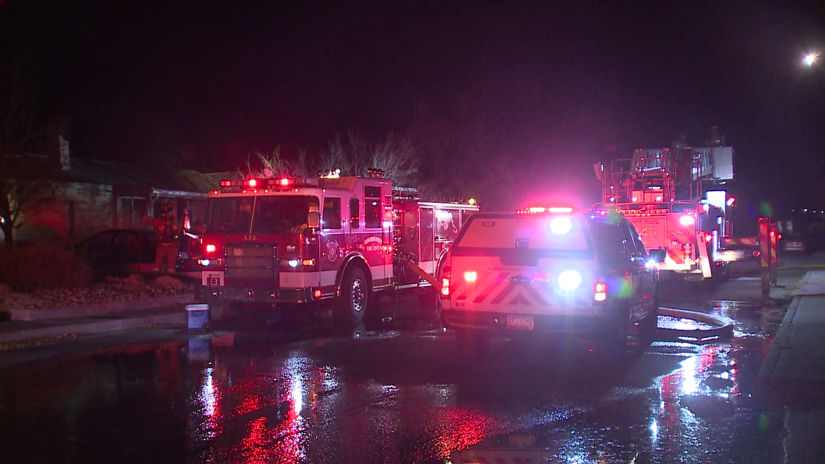 One injured in northeast Albuquerque fire