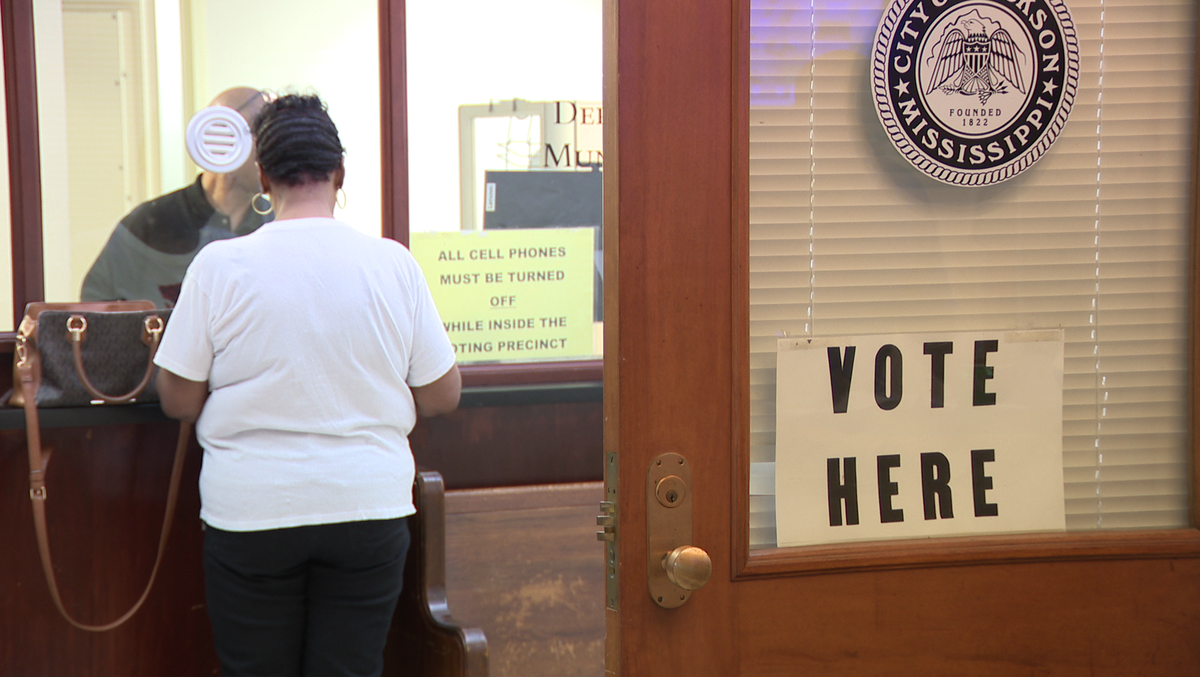 Absentee voting for municipal primary elections ends
