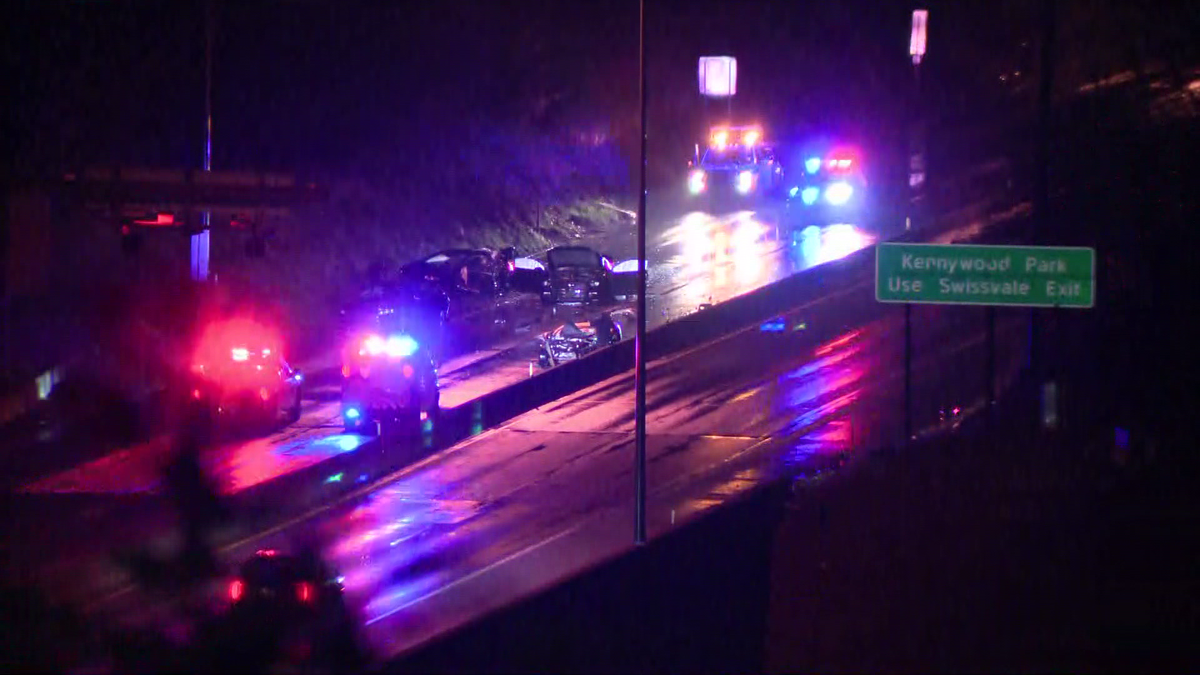 Deadly crash on I-376 in Pittsburgh: 1 person killed in multivehicle ...