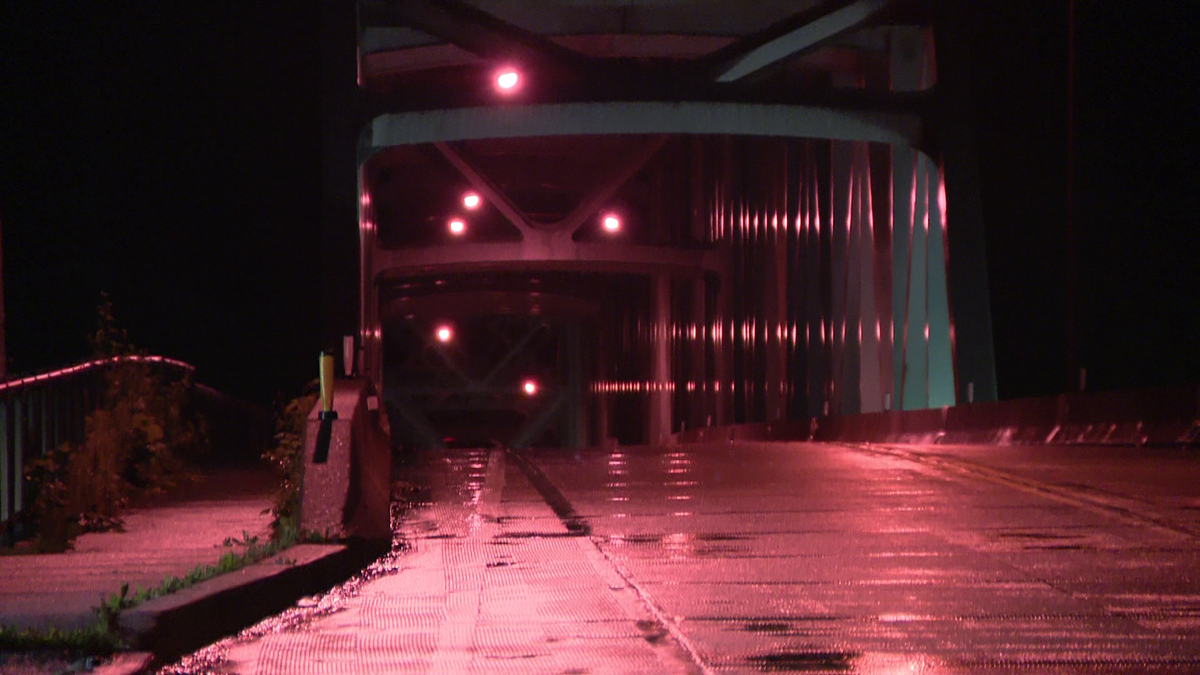 Five people taken to the hospital following crash on the Sewickley Bridge