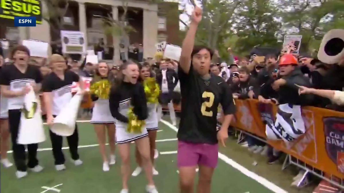 Mass. native wins $500K in field goal kicking contest at Vanderbilt on ESPN
