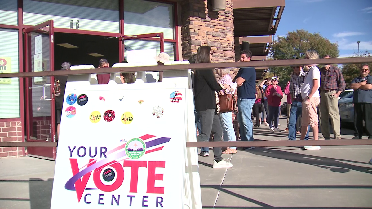 Long lines delay election results in Albuquerque mayoral election