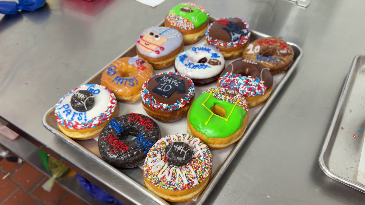 Weymouth bakery prepares Patriots-themed donuts for Sunday's playoff game