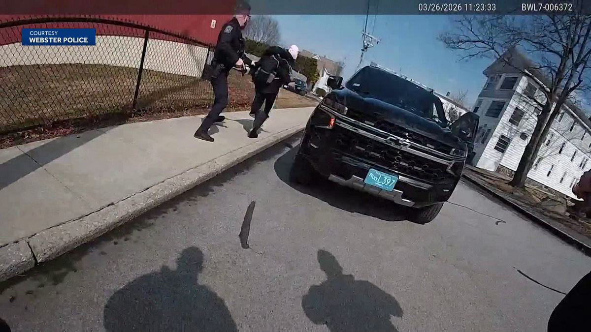 Body cam video captures dramatic chase through Webster neighborhood