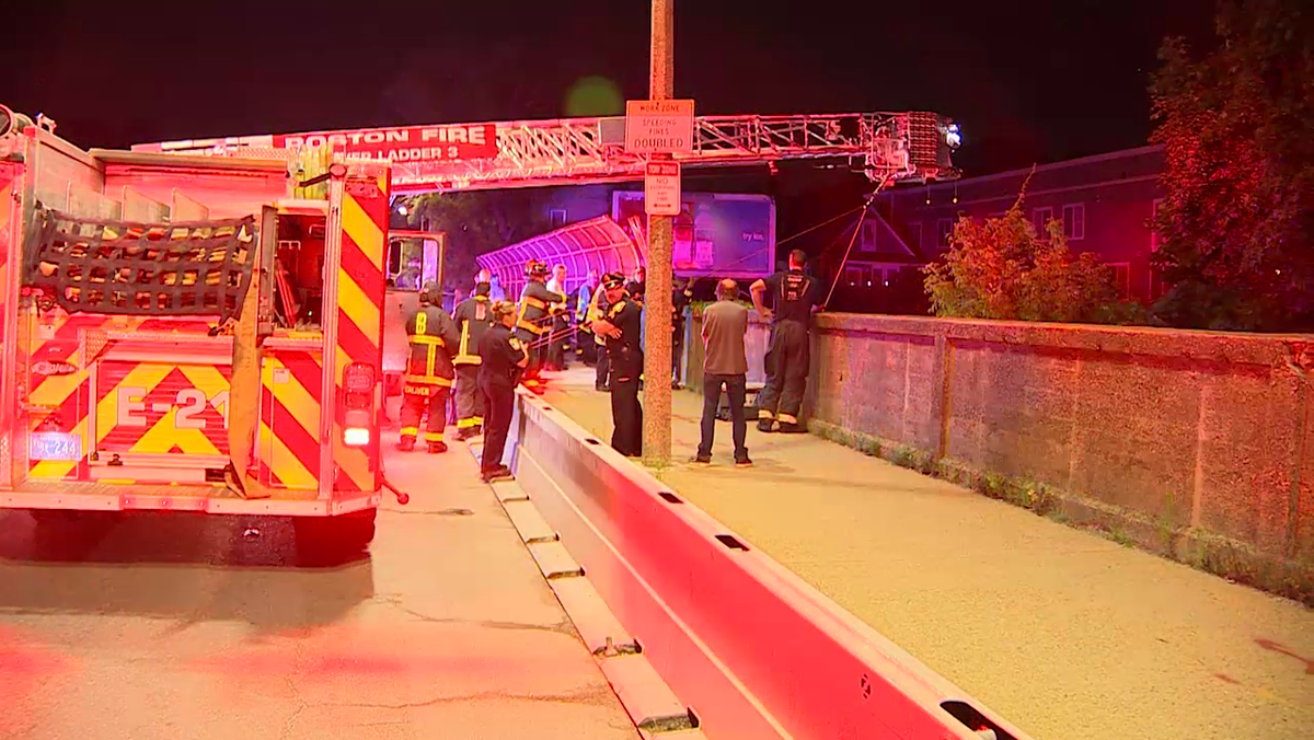 Man falls 25 feet off ledge in Boston